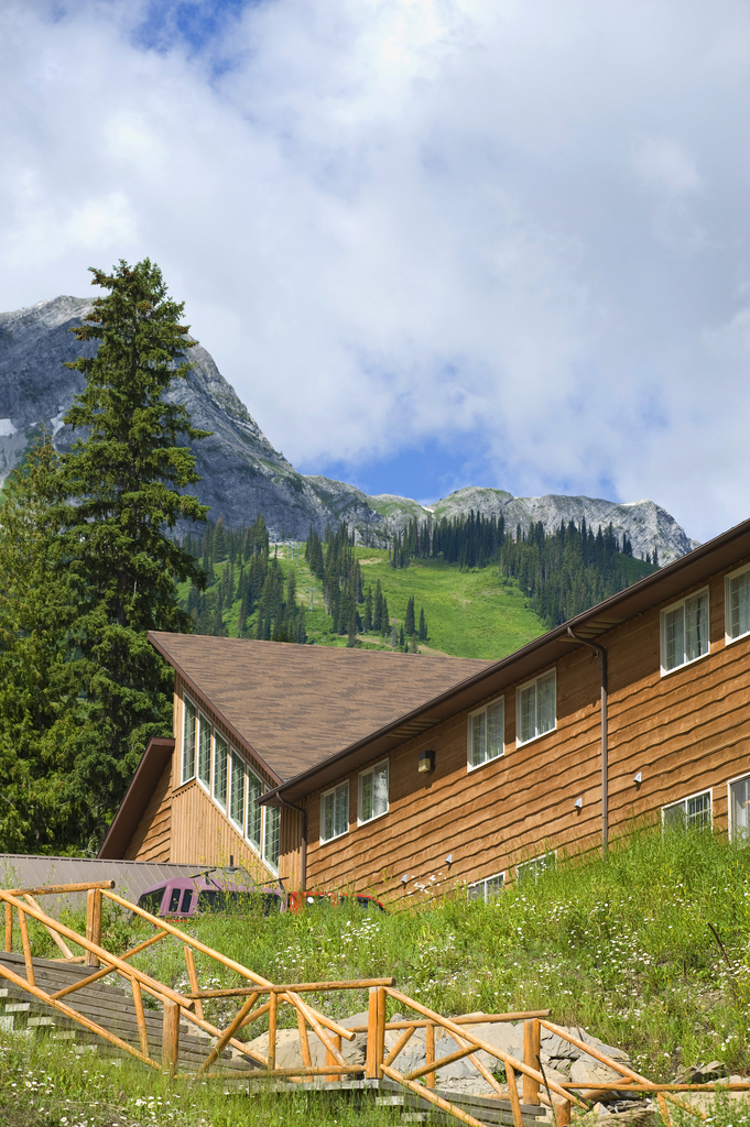 FERNIE SLOPESIDE LODGE – Ski Rockies