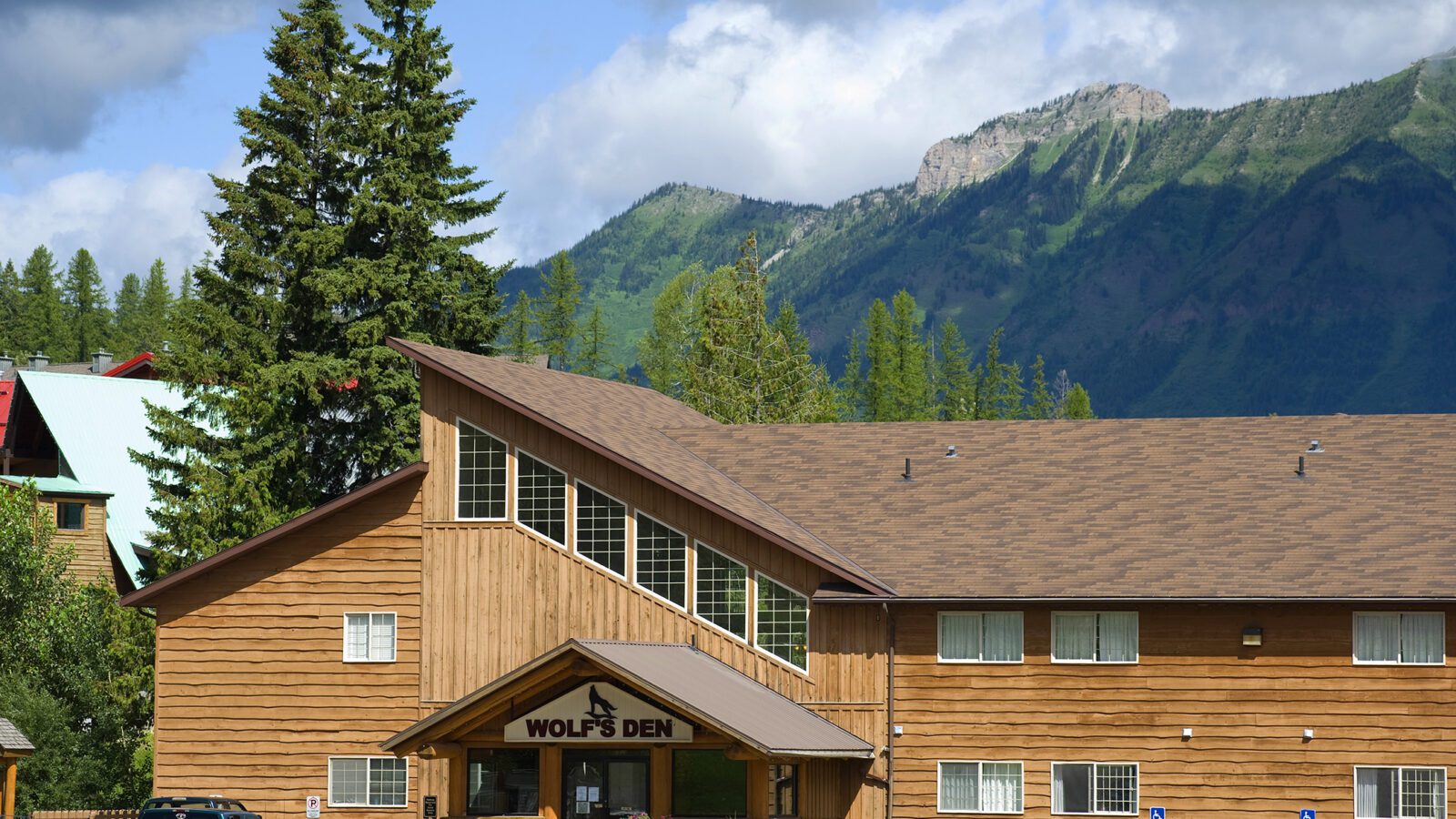 FERNIE SLOPESIDE LODGE – Ski Rockies